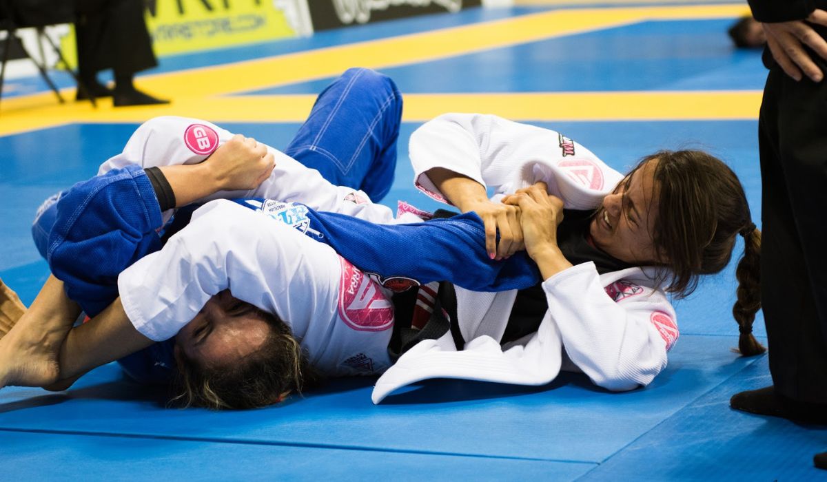 Jiu Jitsu Armbar: Everything You Need to Know! - JiuJitsu News